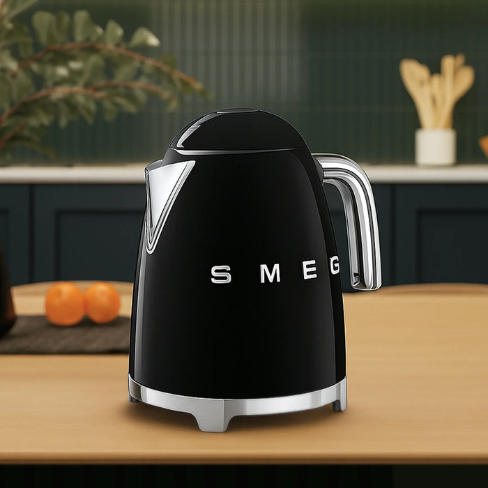 SMEG Black Kettle Retro Elegance | Adalbert's Tea